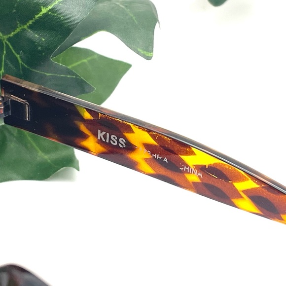 Kiss | Accessories | Vintage Kiss Tortoise Shell Pattern Sunglasses ...